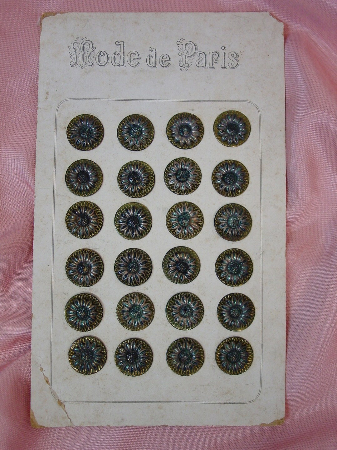 24 Excellent Antique Buttons on Original Mode De Paris Card 11/16 ...