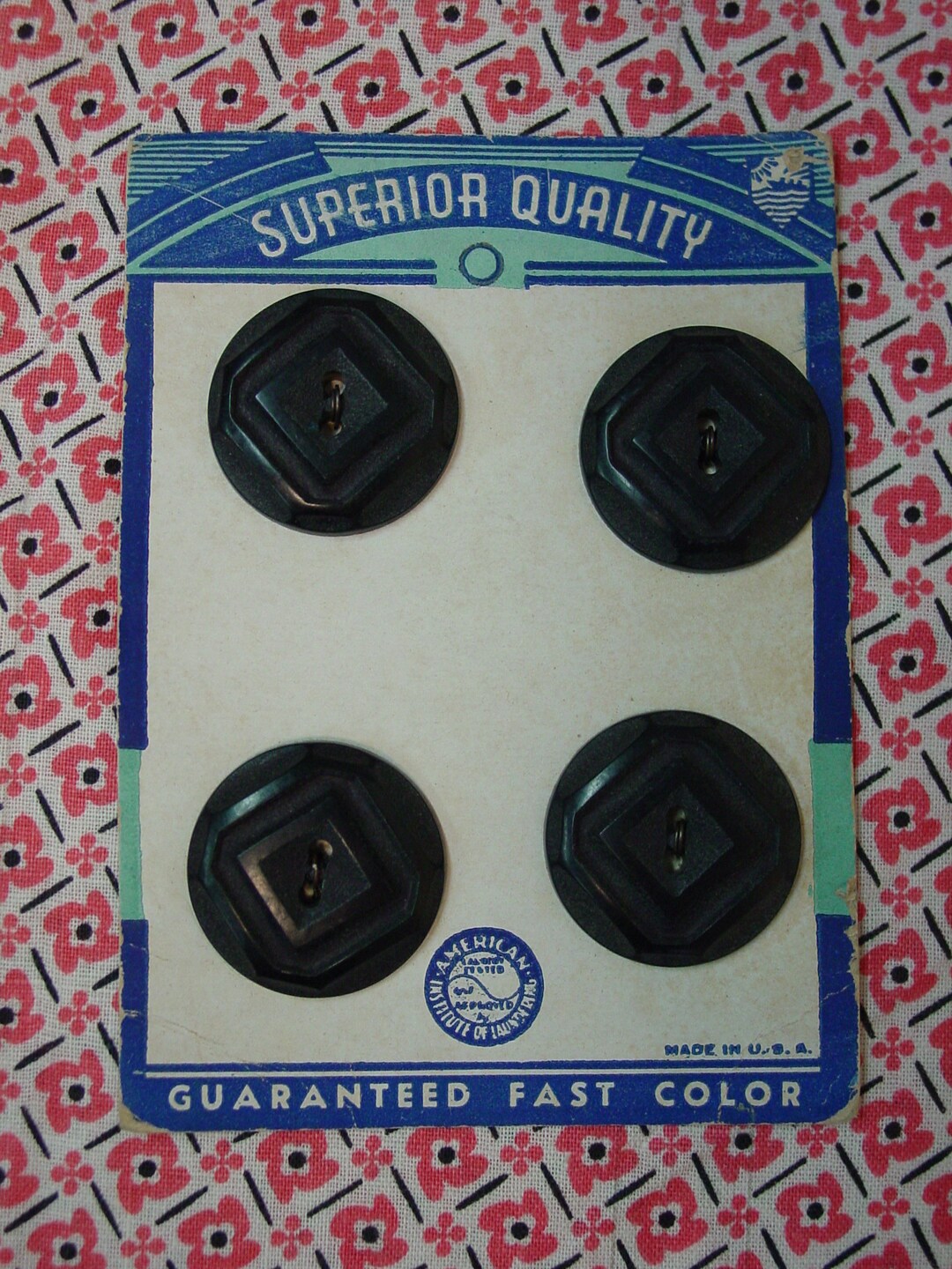 Vintage Buttons on Superior Quality Card 4 Black Plastic Deco Design 1 ...