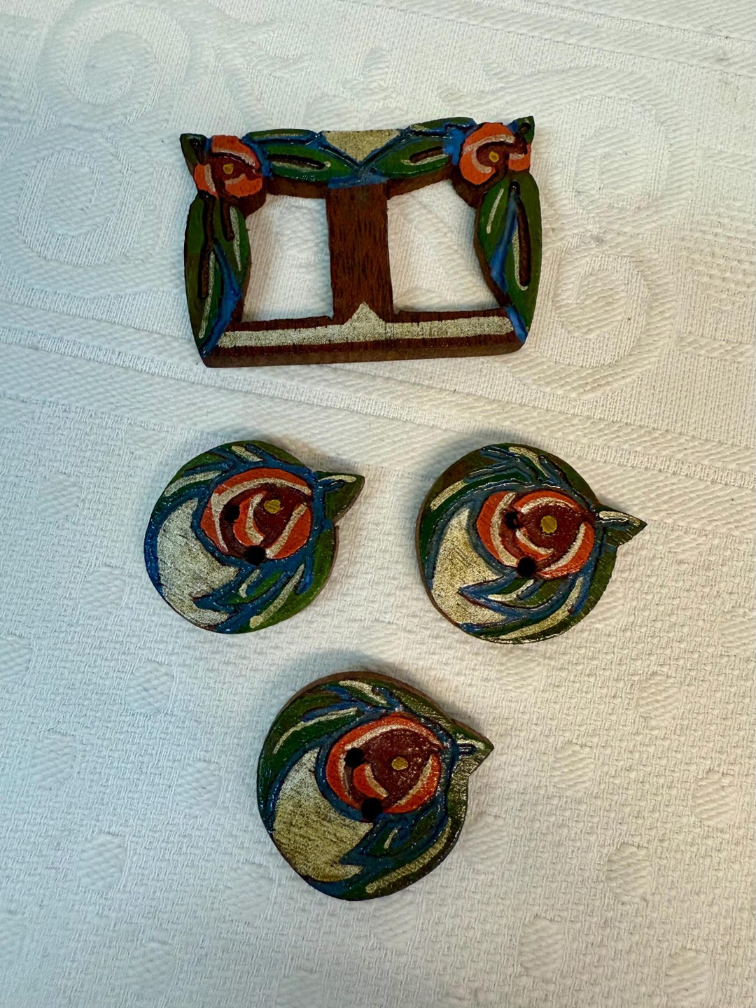 Super Vintage 3 Wood Buttons and Buckle Hand Painted Bird - Etsy