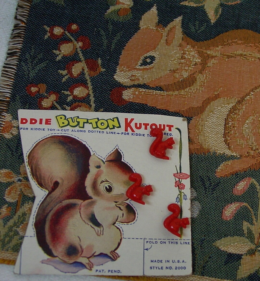 Vintage Kidde Kutout Card of Realistic Plastic Buttons Red Squirrels - Etsy