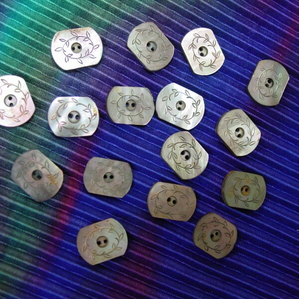 Colonial Buttons - Etsy