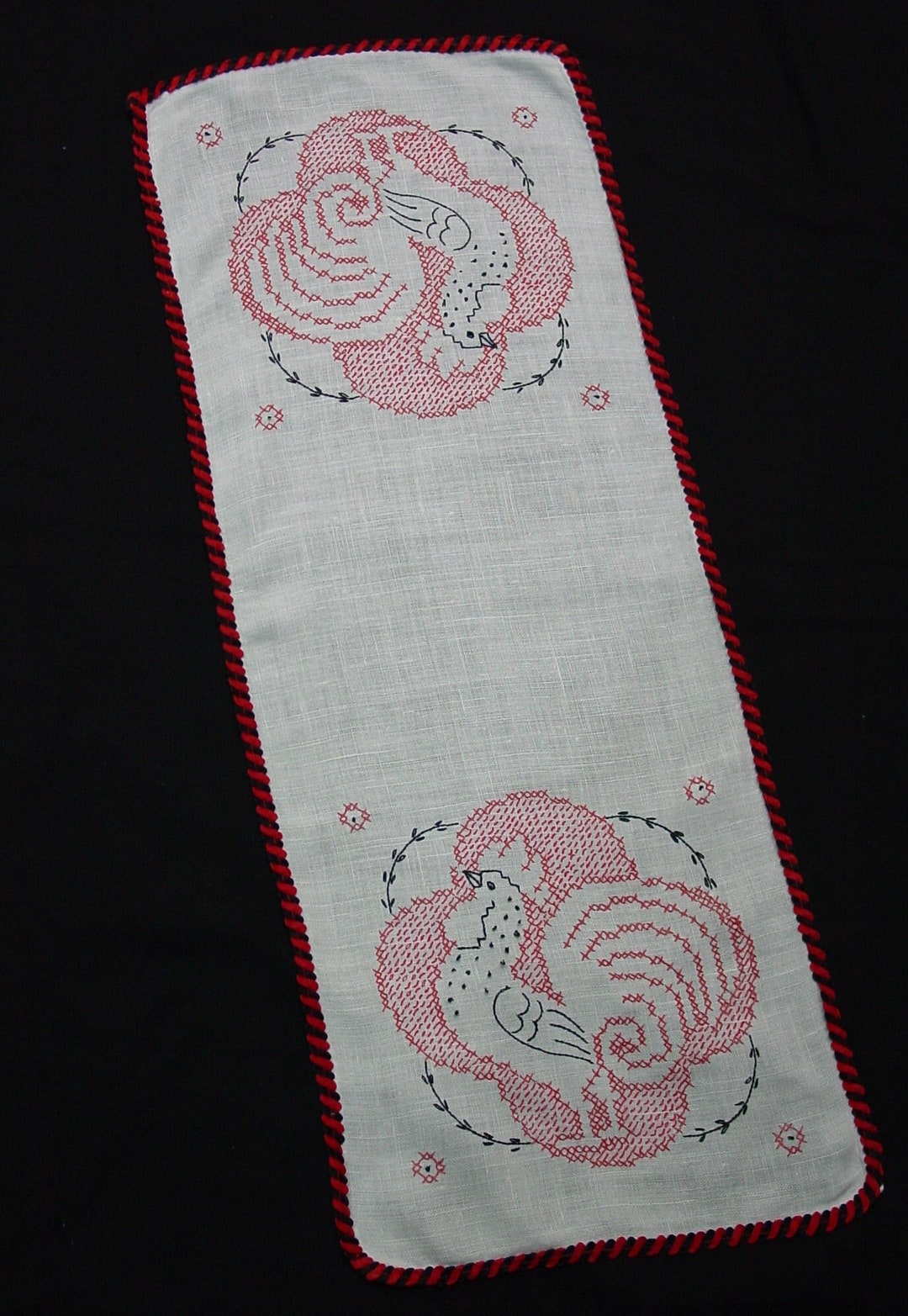Cute Cute Vintage Table Runner, Embroidered Rooster 2 Color Rick Rack ...
