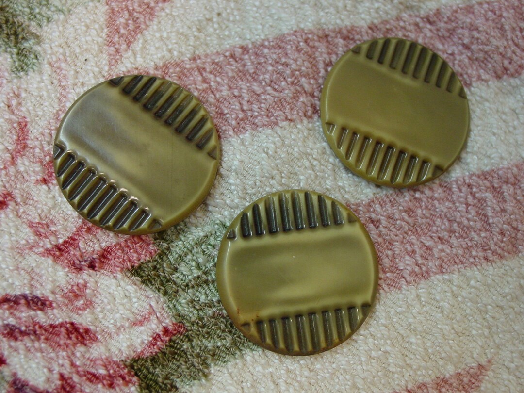 3 Nice Vintage Celluloid Wafer Buttons 1 5/16" With Deco Design Shades ...