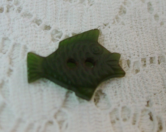 Vintage Bakelite Realistic Button, Green Fish 3/4" - Etsy