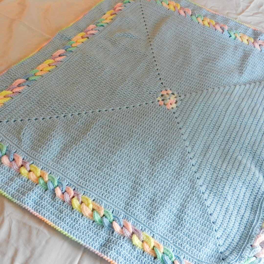 Pastel Rainbow Interlocked Chain Link Throw or Baby Blanket Reversible ...