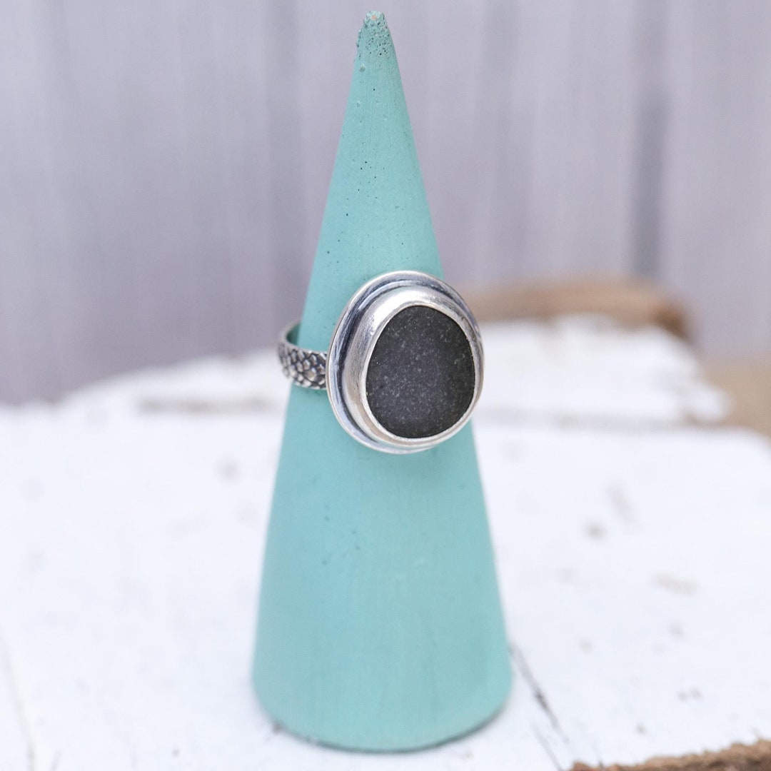 Black Beach Pebble Scales Band Ring in Sterling Silver. Size 6.5 ...
