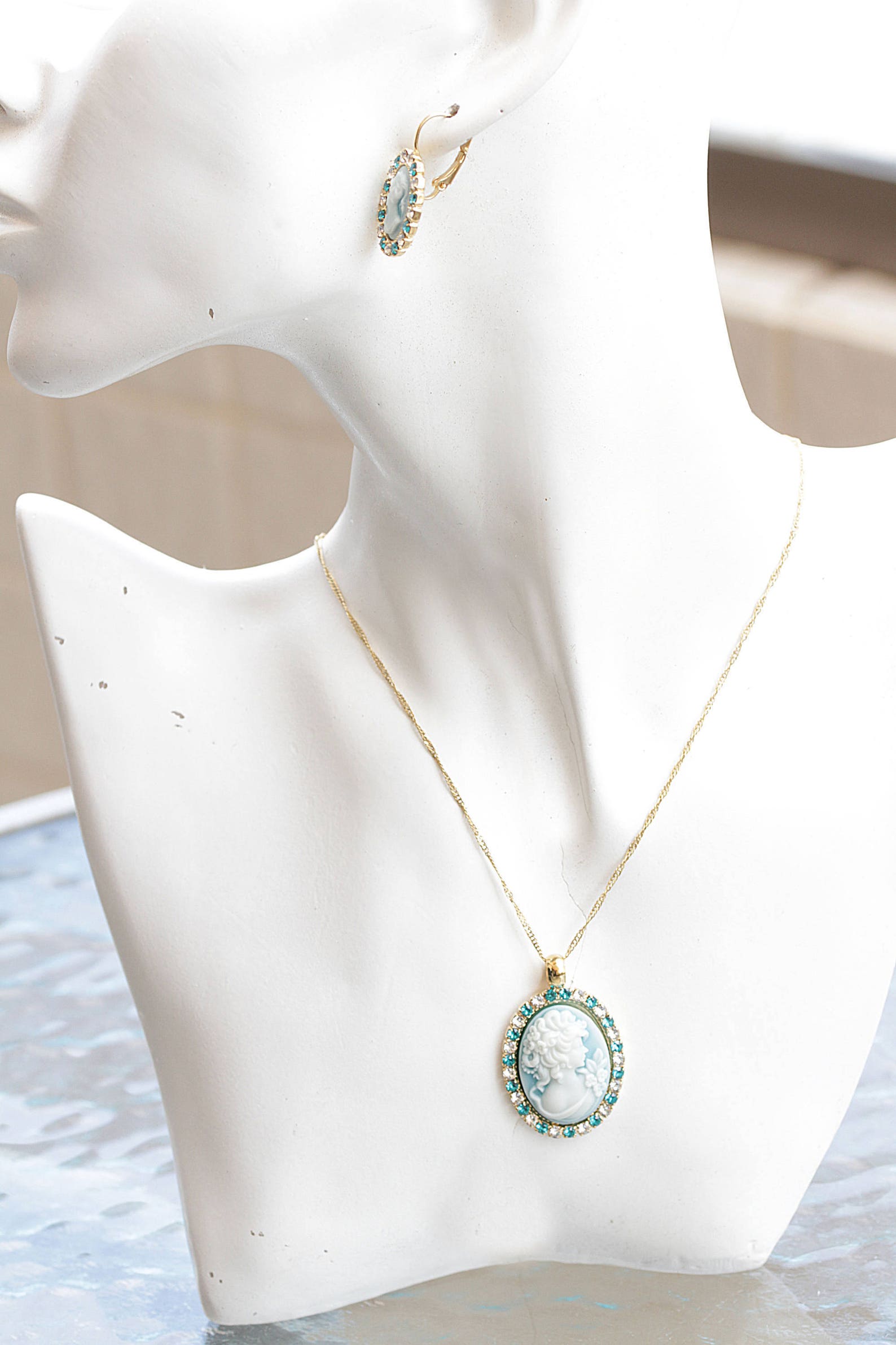 BRIDESMAID SET Blue White Cameo Set Earring Necklace Set | Etsy