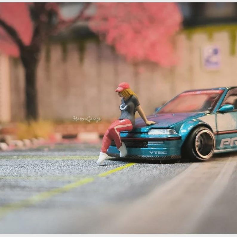 1:64 Scale Sitting Girl Figure – American Casual Style Miniature Car ...