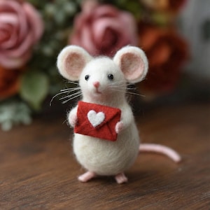 Needle Felted Mouse, Valentine's Day Gift, Wool Animal With Heart ...