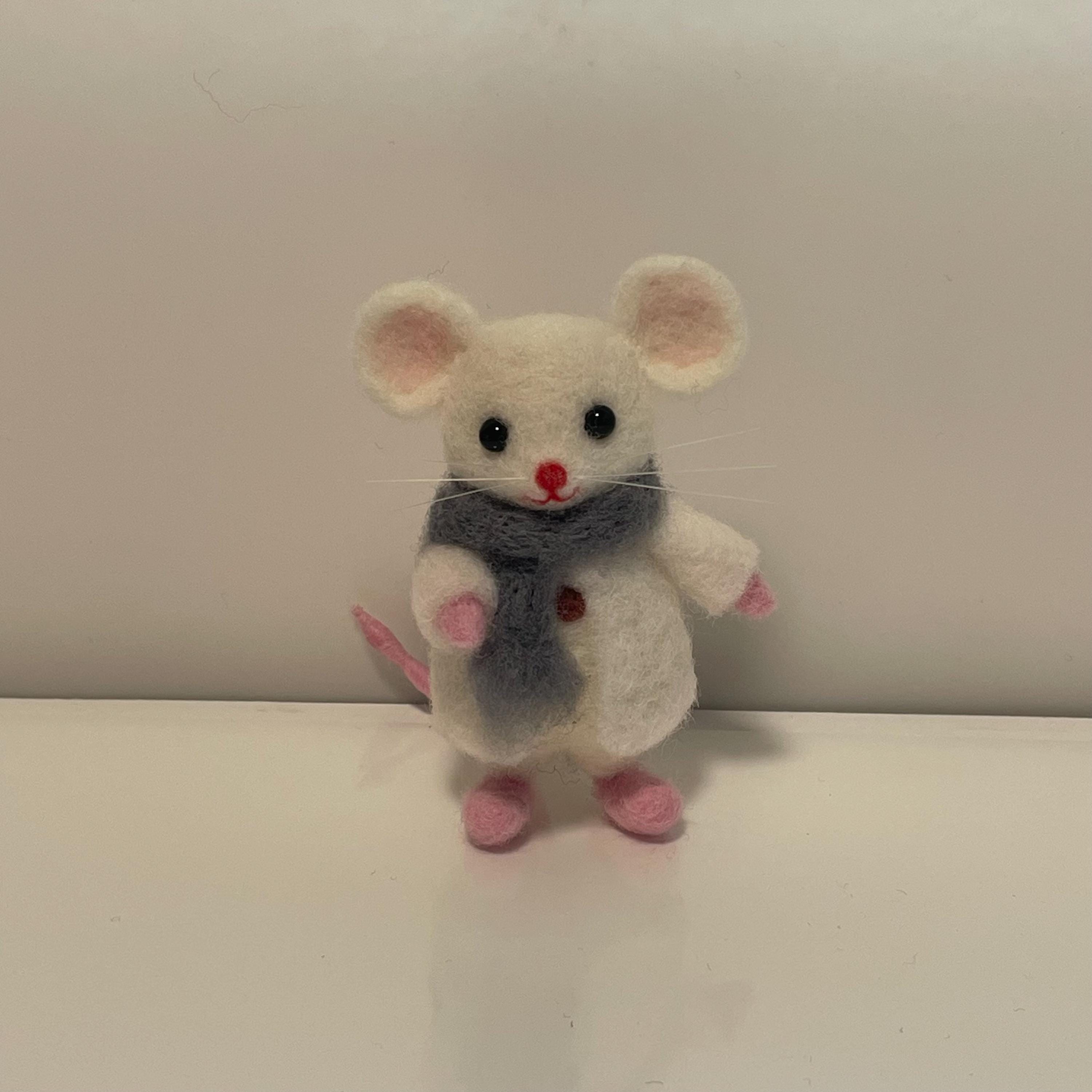 Needle Felted Mouse Figurine, Wool Character Statue,handmade Storybook ...