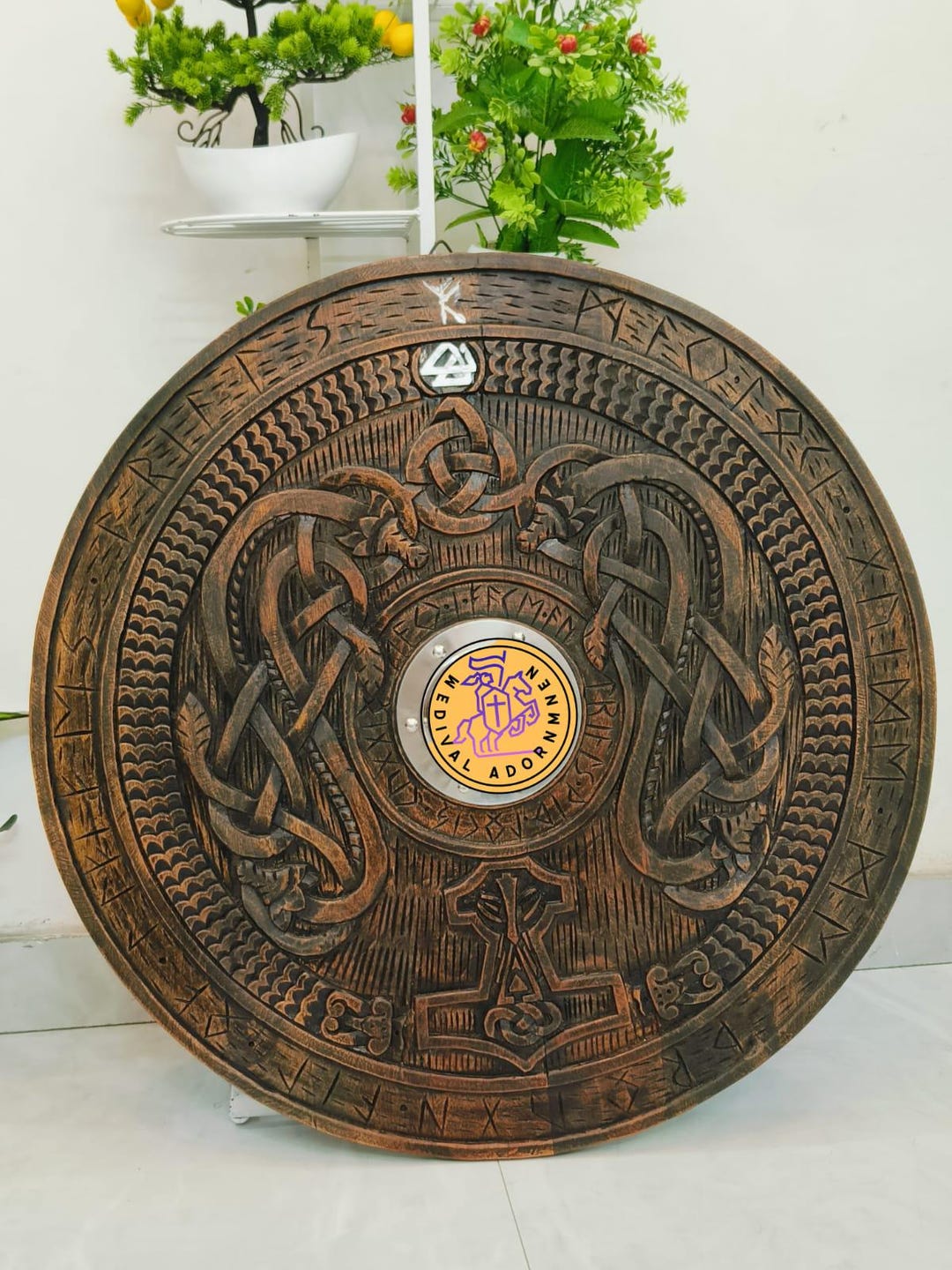 Bouclier viking en bois fait main | Entrelacs celtique, heaume de ...