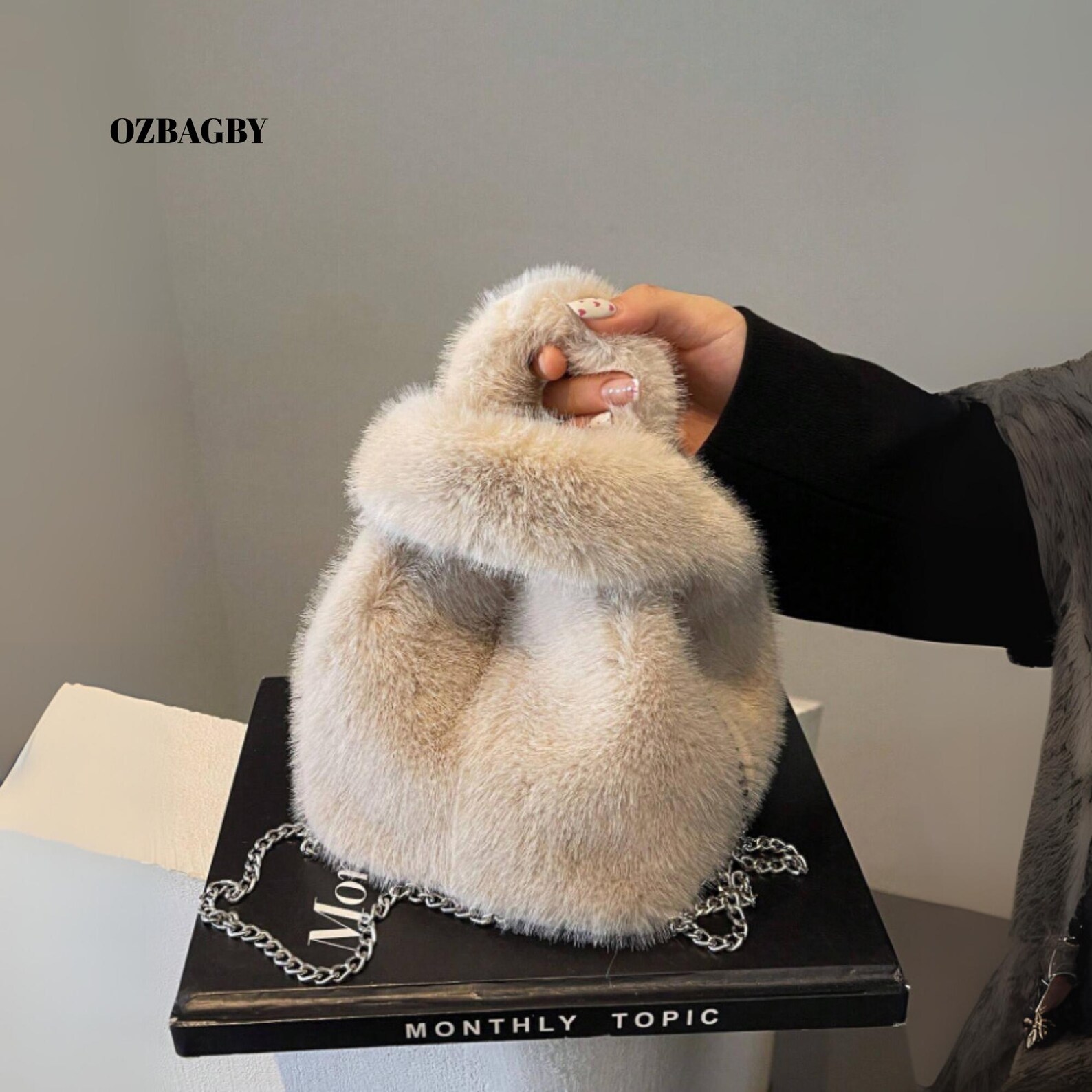 2025 Fluffy Plush Bucket Bag for Women, Large Capacity Furry Handbag ...