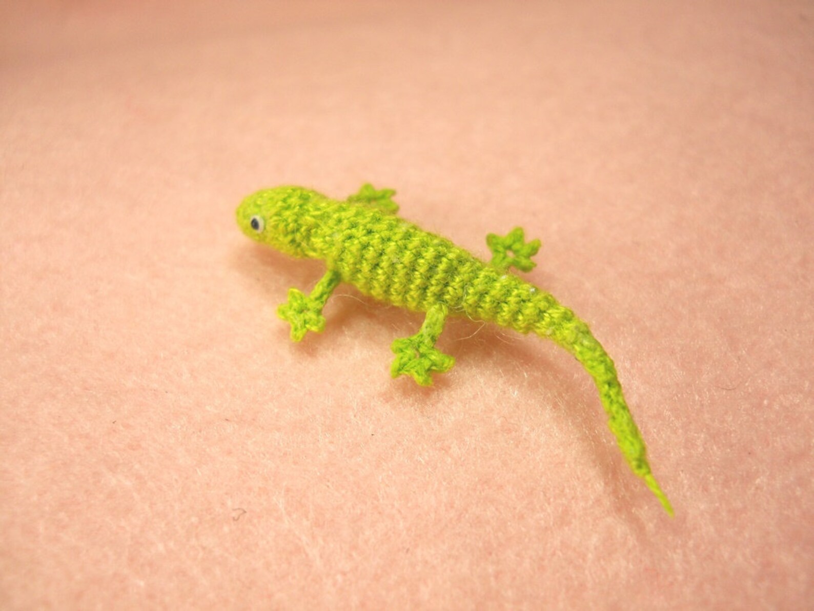 Micro Amigurumi Lizard - Tiny Crochet Mini Gekko Miniature Stuffed ...