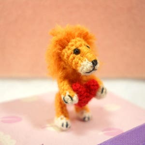 0.8 Inch Lion Holding Heart - Micro Crochet Miniature Animal - Made to ...