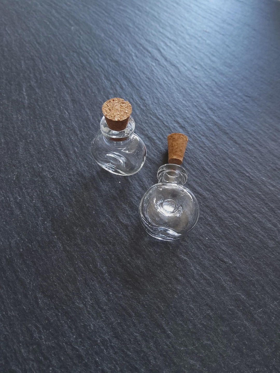 2 or 10 Little Flat Round Clear Glass Bottles With Cork Stopper 1ml ...