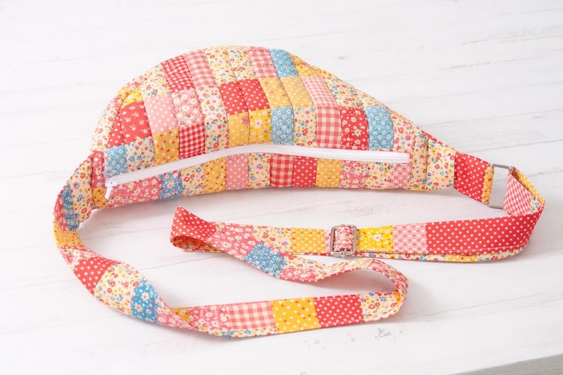 Fat Quarter Quilted Crescent Bag Sewing Pattern and Video Tutorial ...