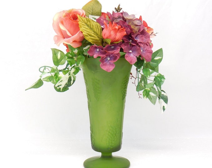 Colony Harvest Olive Green Satin Glass Vase With Grapes and Grape ...