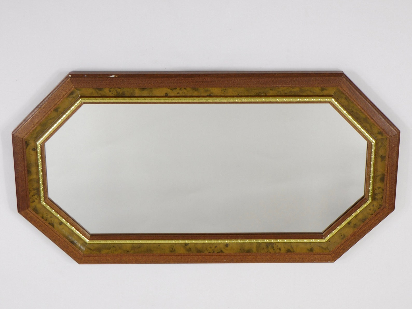 Vintage Wood Mirror Decorative Border With Gold Trim Wall Mirror Hangs ...
