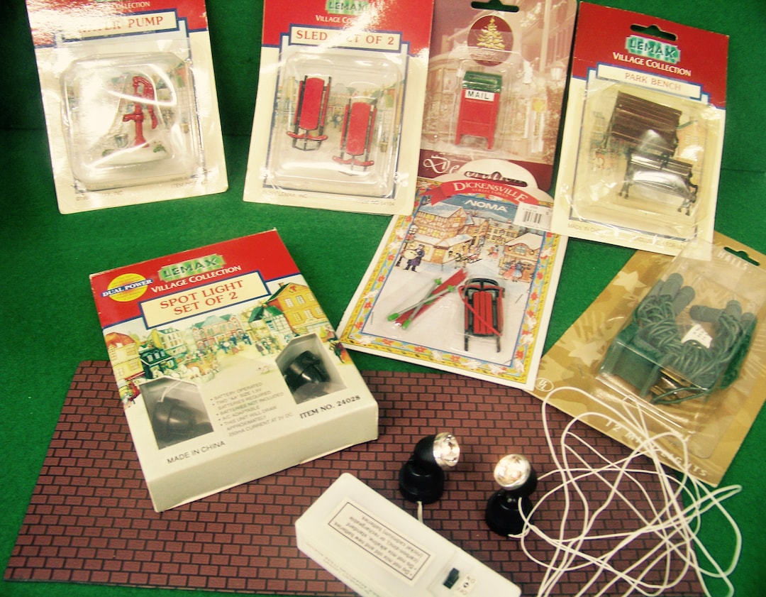 LEMAX Village Accessories Lot, Mini Spot Lights, Park Bench, Mailbox ...