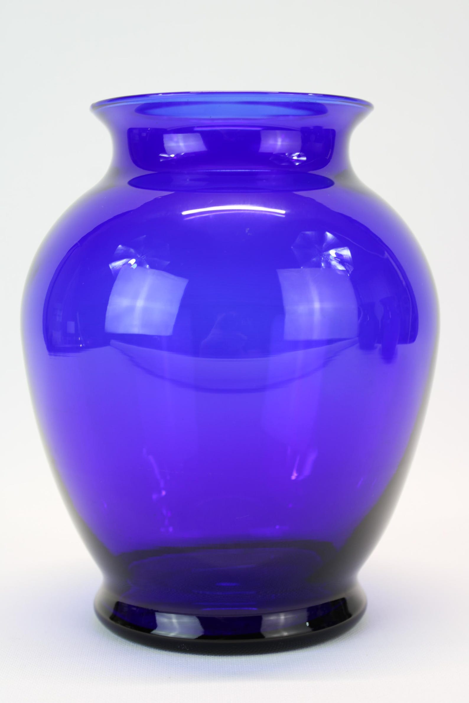 Blue Vase Trio Three Cobalt Blue Flower Vases Urn Shaped Floral Vase ...