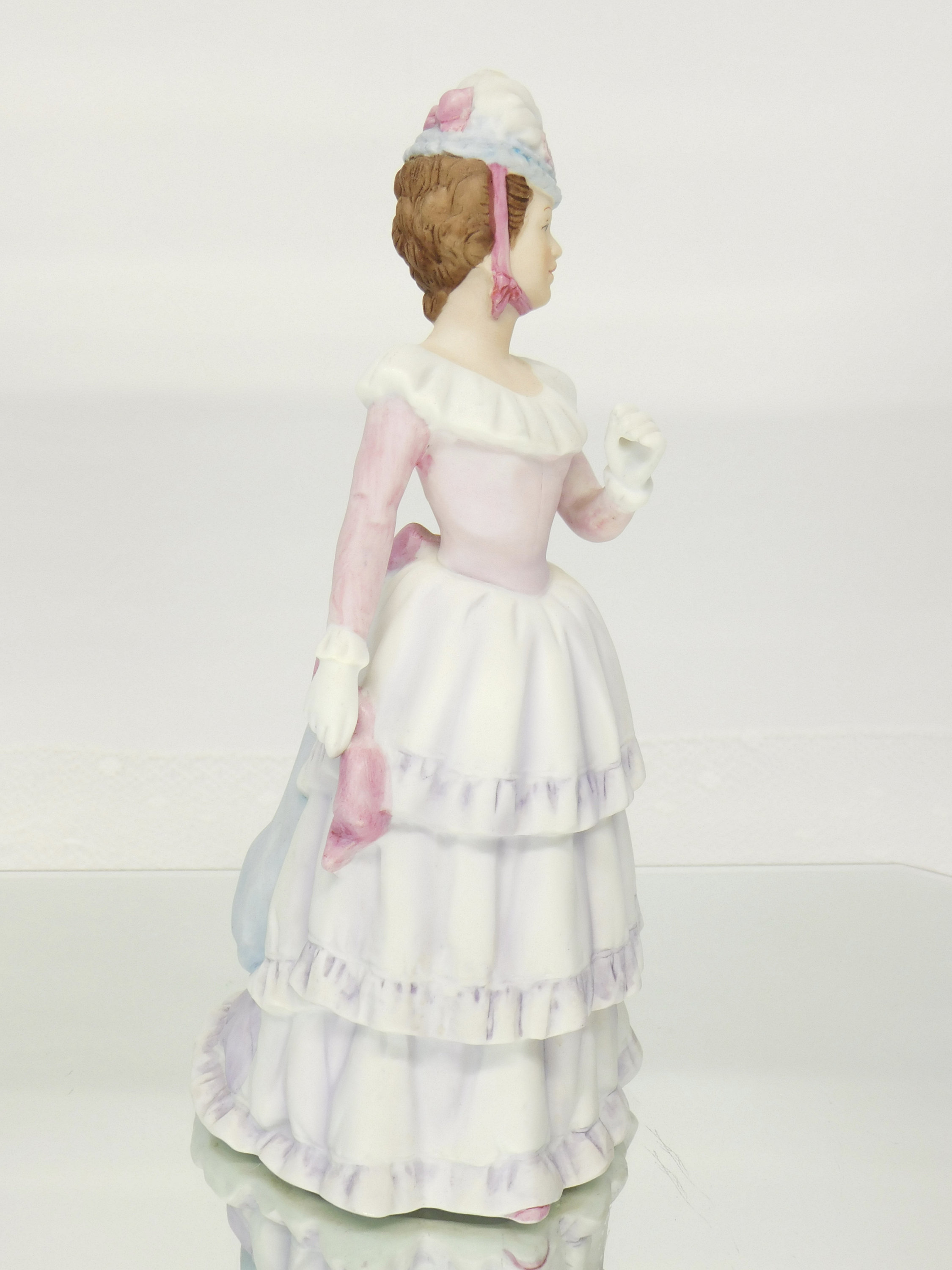 HOMCO Lady Figurine, Porcelain Figurine, Home Interiors and Gifts ...