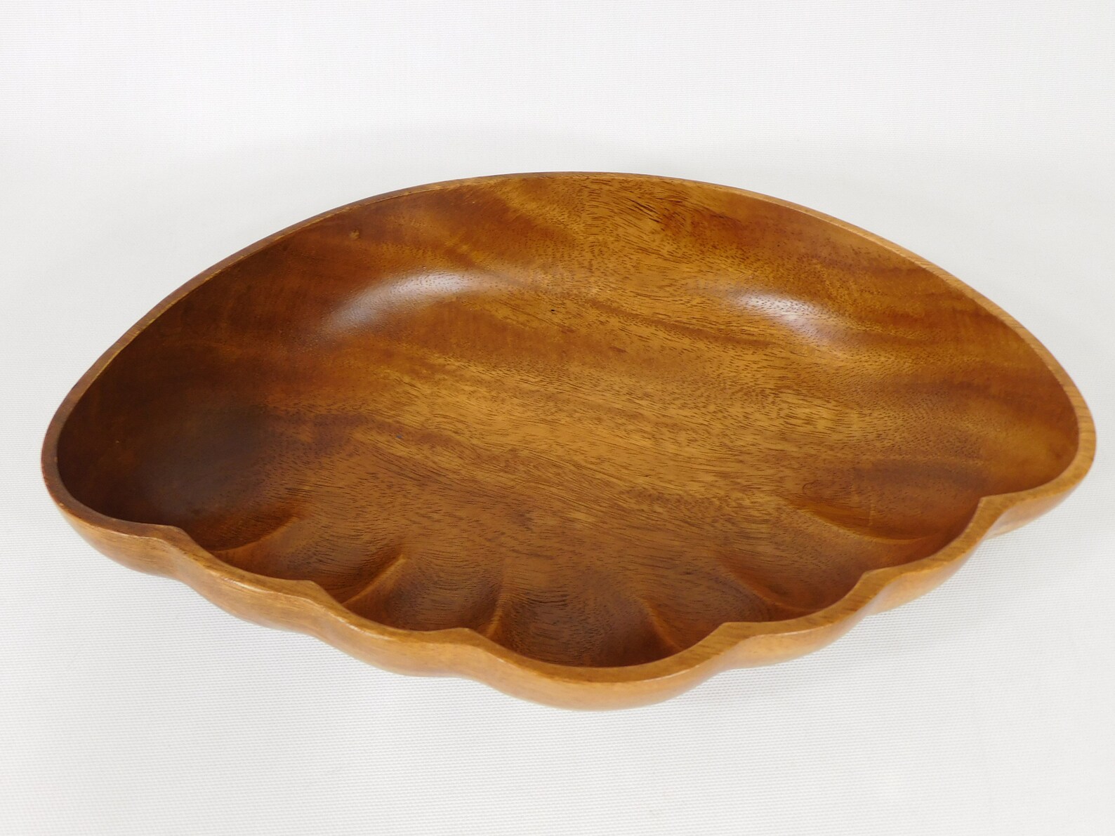 Large Scalloped Shell Bowl Wood Fruit Bowl Nautical Decor | Etsy