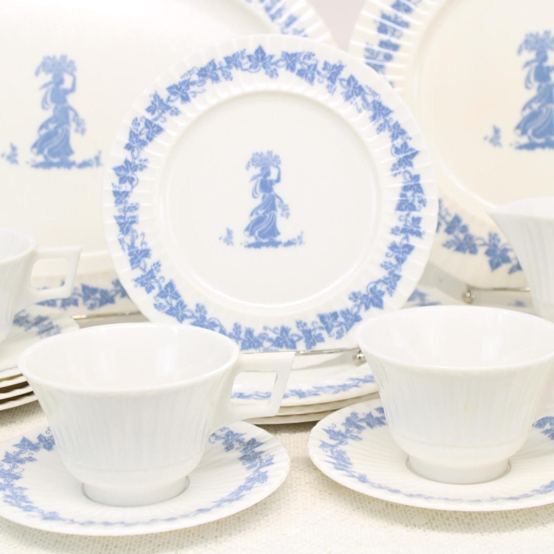 Vintage Classic by Mallory Mallo-ware, Service for 4 Melamine, Melmac ...