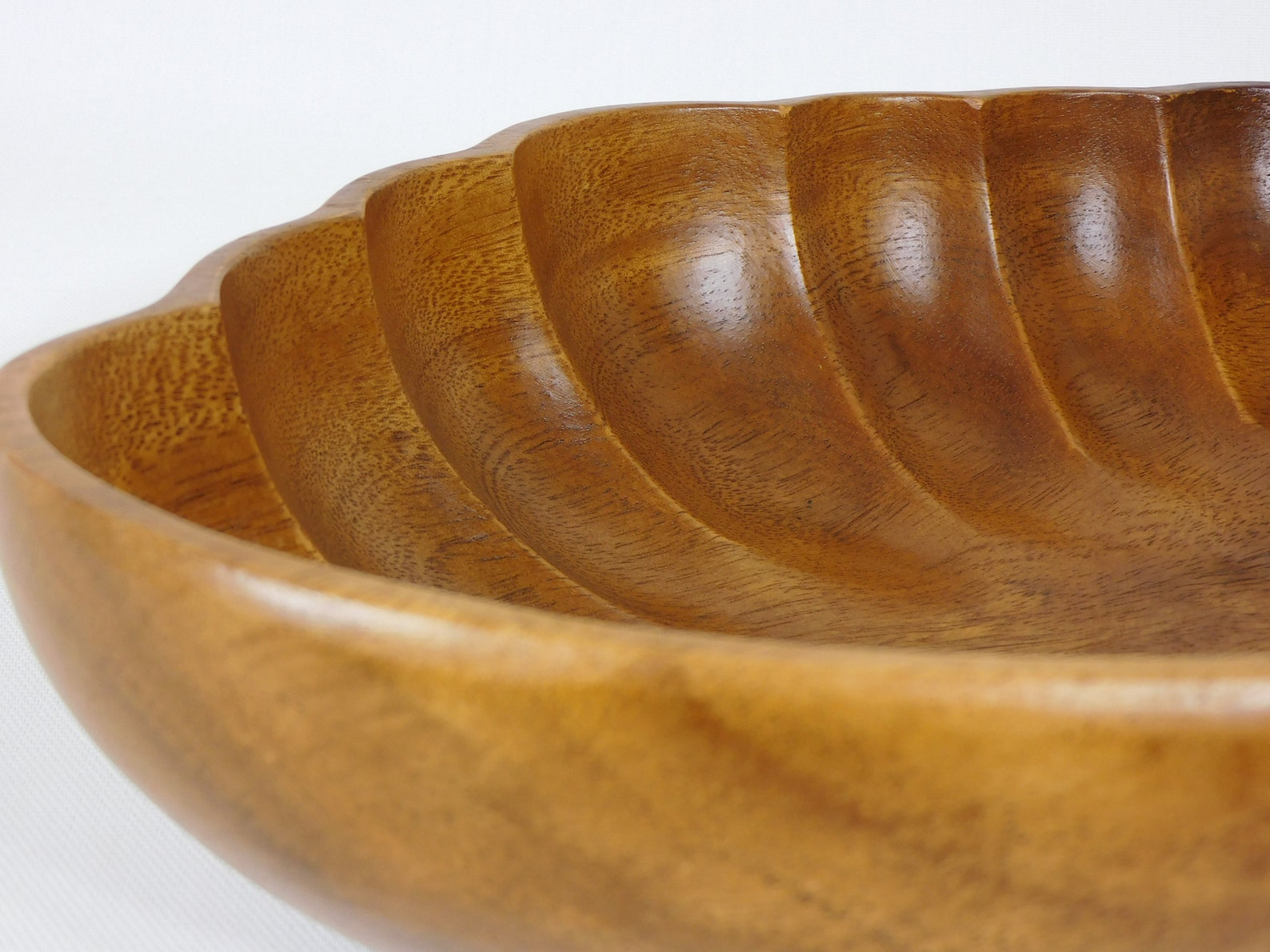 Large Scalloped Shell Bowl Wood Fruit Bowl Nautical Decor | Etsy