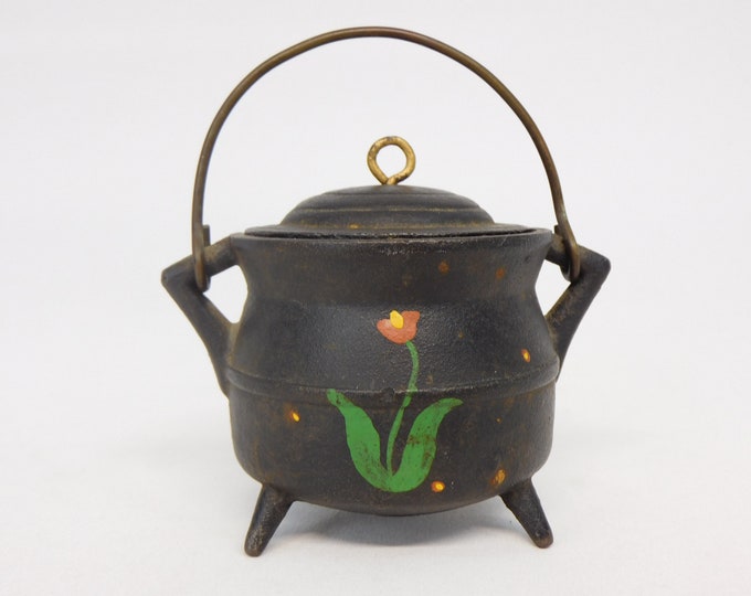 Antique Cast Iron Cauldron, 1800s Farmhouse Antiques, Witch's Caldron ...