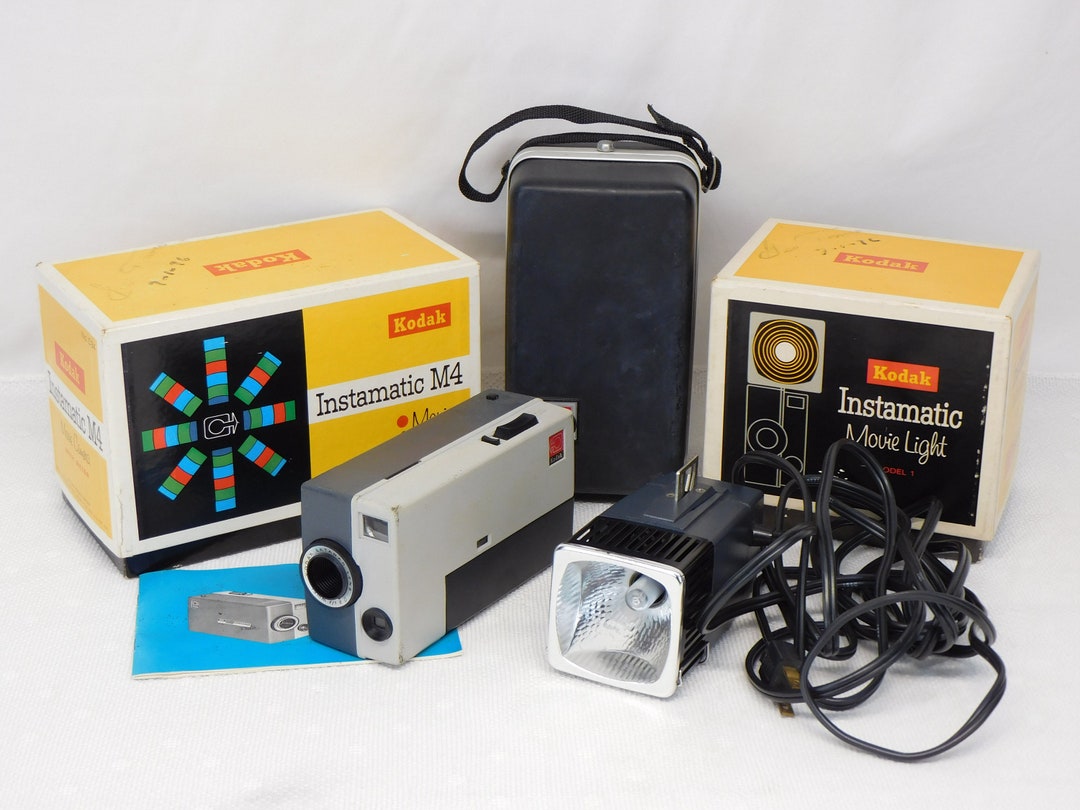 Vintage Kodak Instamatic M4 Movie Camera With Instamatic Movie Light ...