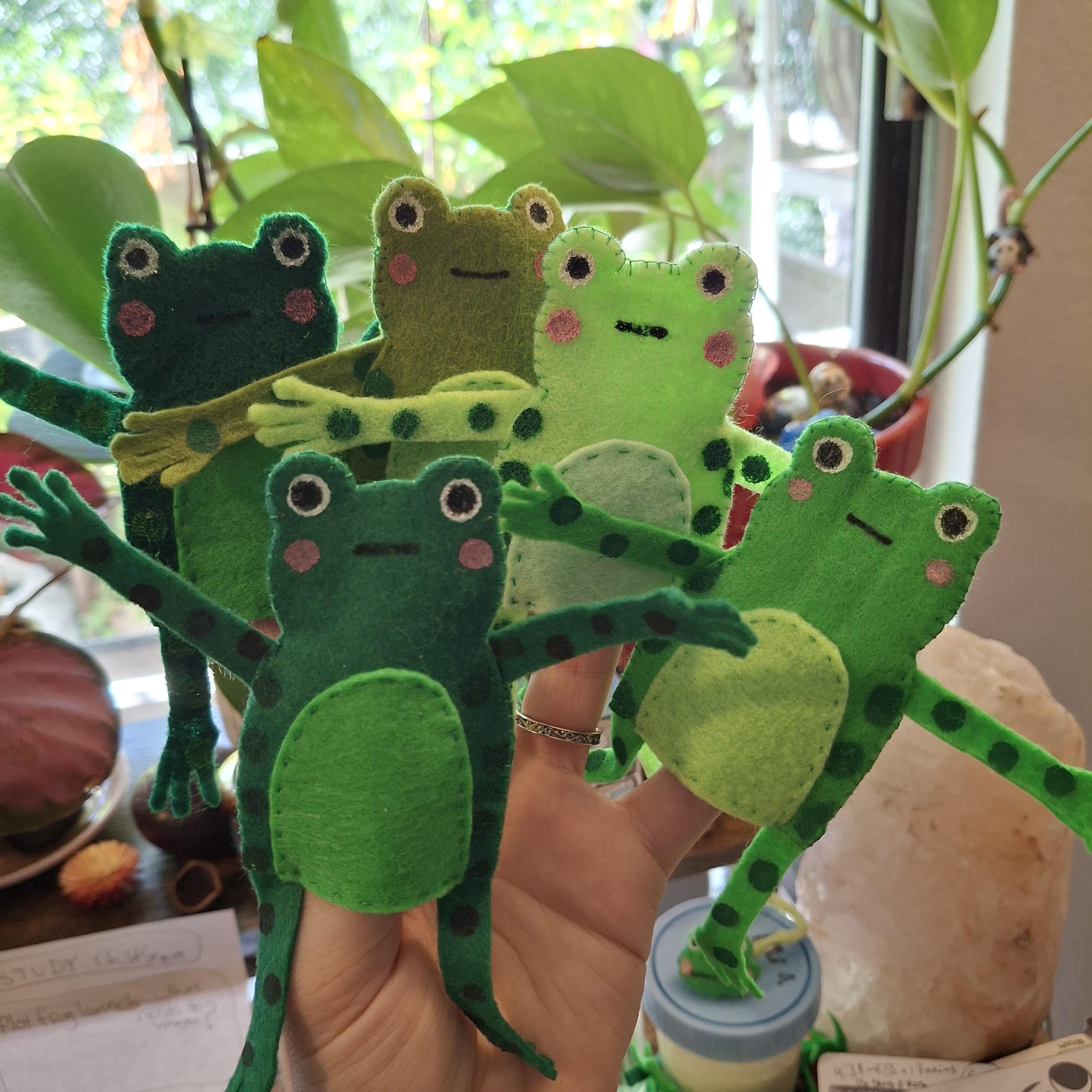 5 Green Speckled Frogs Finger Puppet Digital Pattern - Etsy