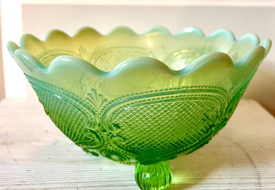 Northwood Lattice & Medallions Green Opalescent Glass Scalloped Edge ...
