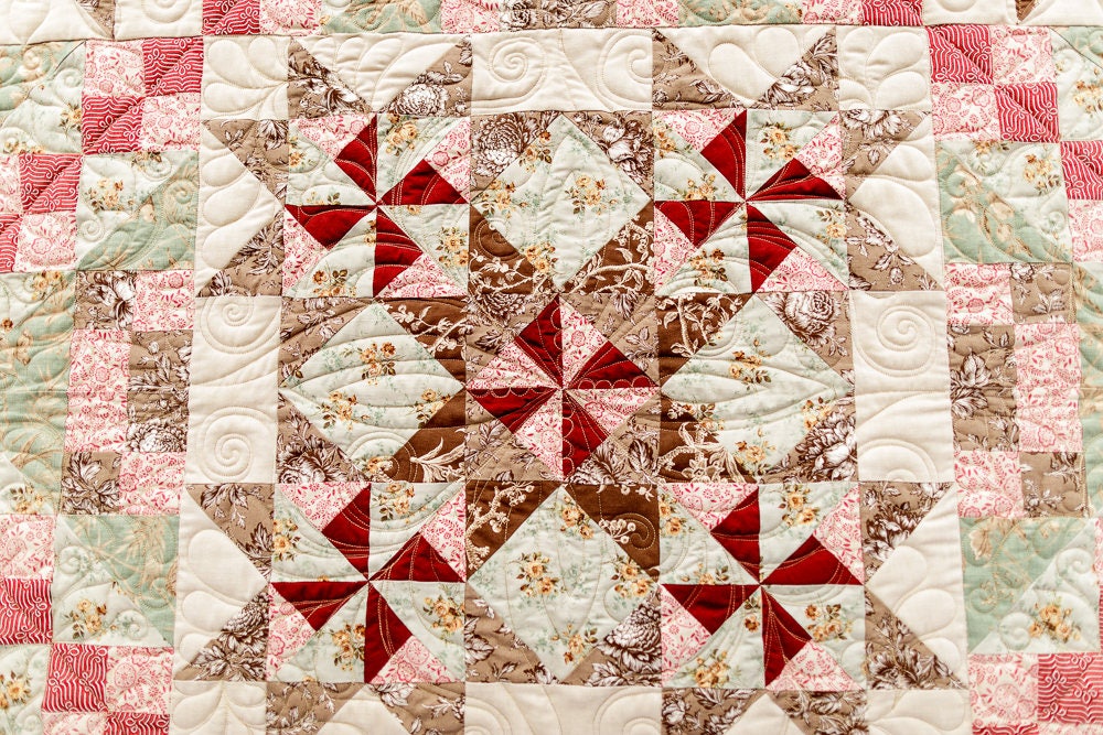 Cottage Romance Queen Size Quilt With Matching Pillowcases - Etsy