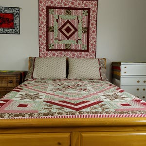 Cottage Romance Queen Size Quilt With Matching Pillowcases - Etsy