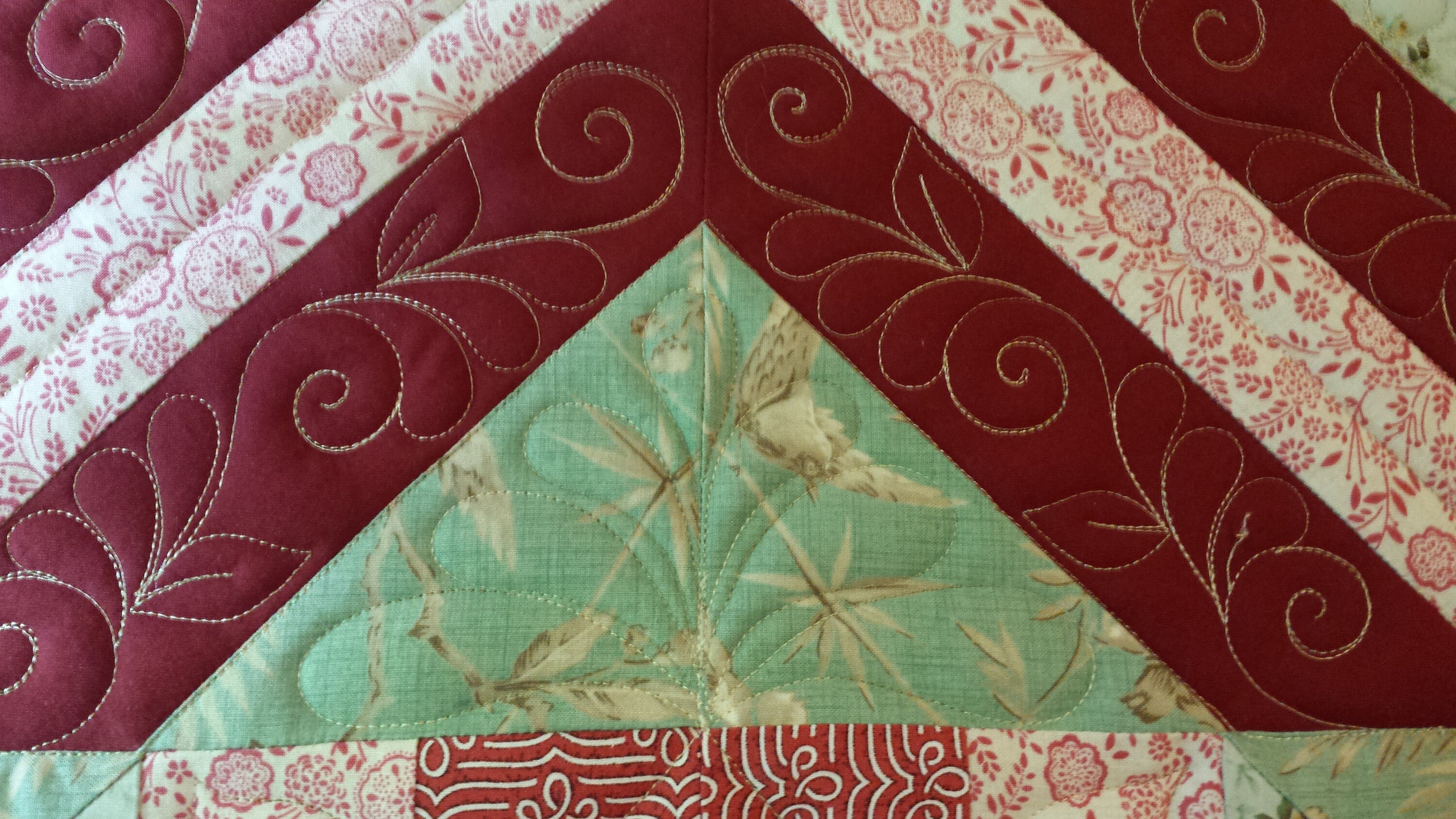 Cottage Romance Queen Size Quilt With Matching Pillowcases - Etsy