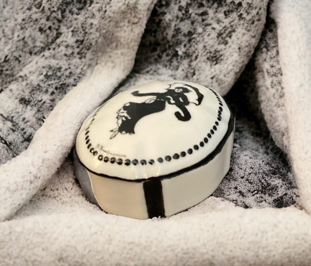 Beatrix Potter Peter Rabbit Porcelain Trinket Keepsake Box - Etsy