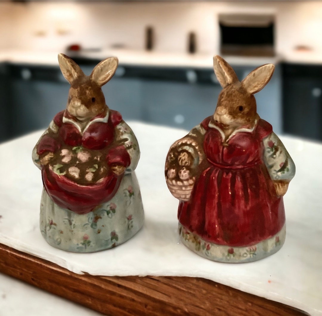 Vintage Miss Bunny Salt & Pepper Shaker Set, Rabbit Shaker Set, Otagiri Japan Edith ...