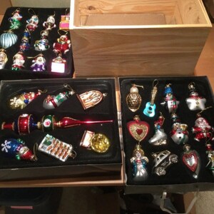 Thomas Pacconi Classics Blown Glass Ornaments, 31 Piece Set in Wood ...