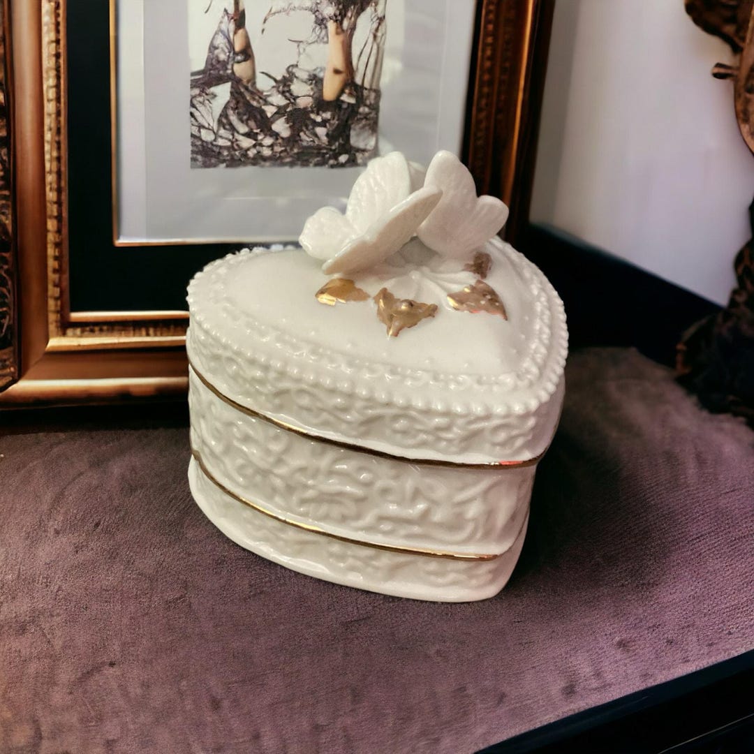 Vintage Lenox Style Ivory Gold Trim Porcelain Jewelry Trinket Box Heart ...