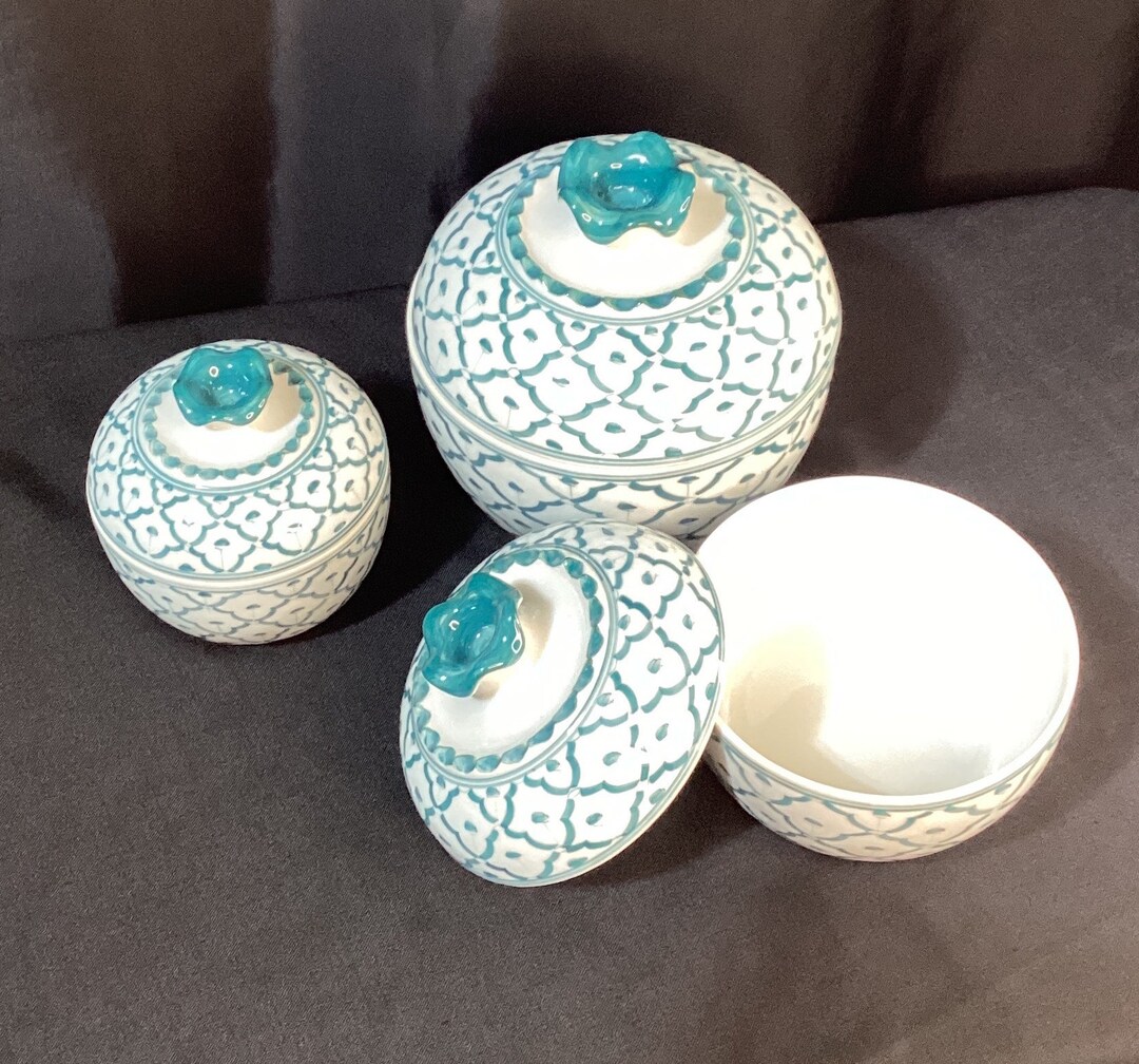 Vintage Asian Ceramic Hand Painted Teal and White Bowls With Lid, Set ...