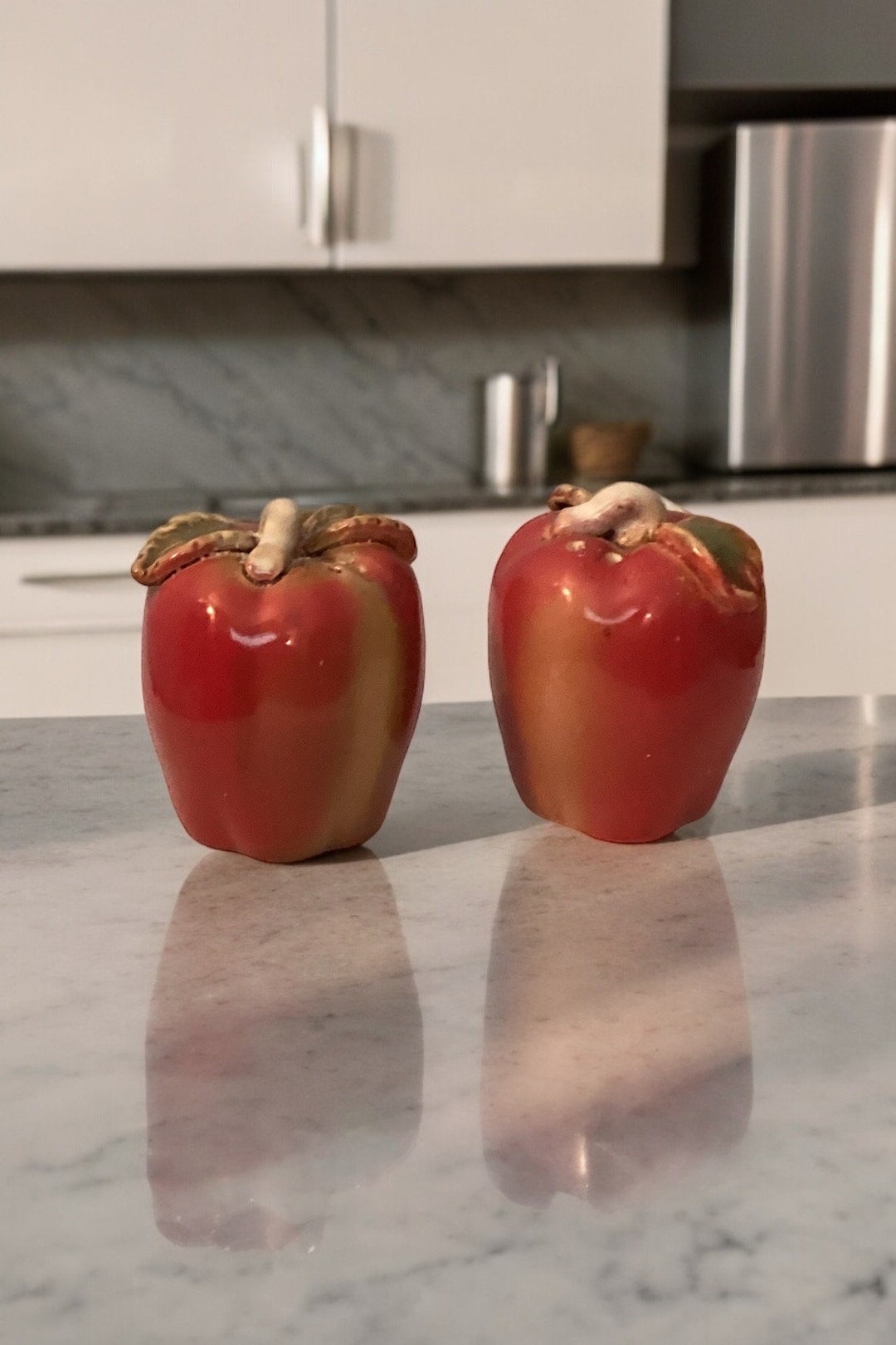 Vintage Apple Salt and Pepper Shakers, Painted Red Apple Shaker Set - Etsy