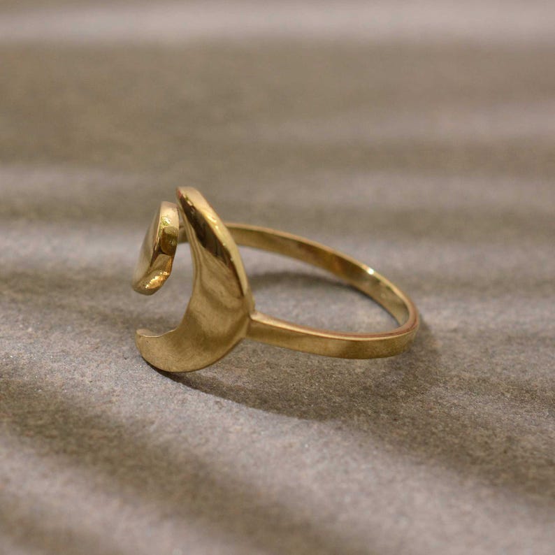 Gold Crescent Moon Ring, Adjustable Celestial Ring, Minimalist Moon ...