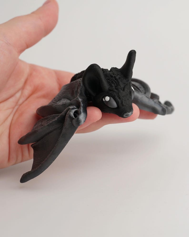 Cute Bat Articulated Toy, Flexible Wing Animal, Spooky Desk Fidget ...