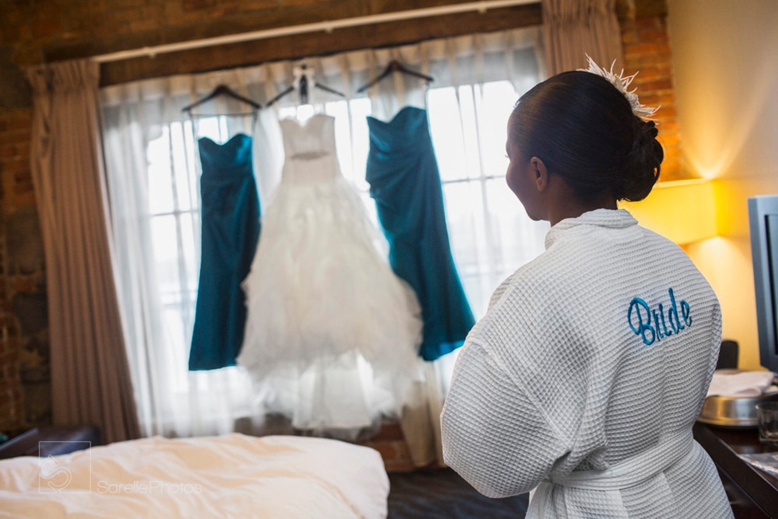 White Personalized Bride Getting Ready Robe Title on Back - Etsy