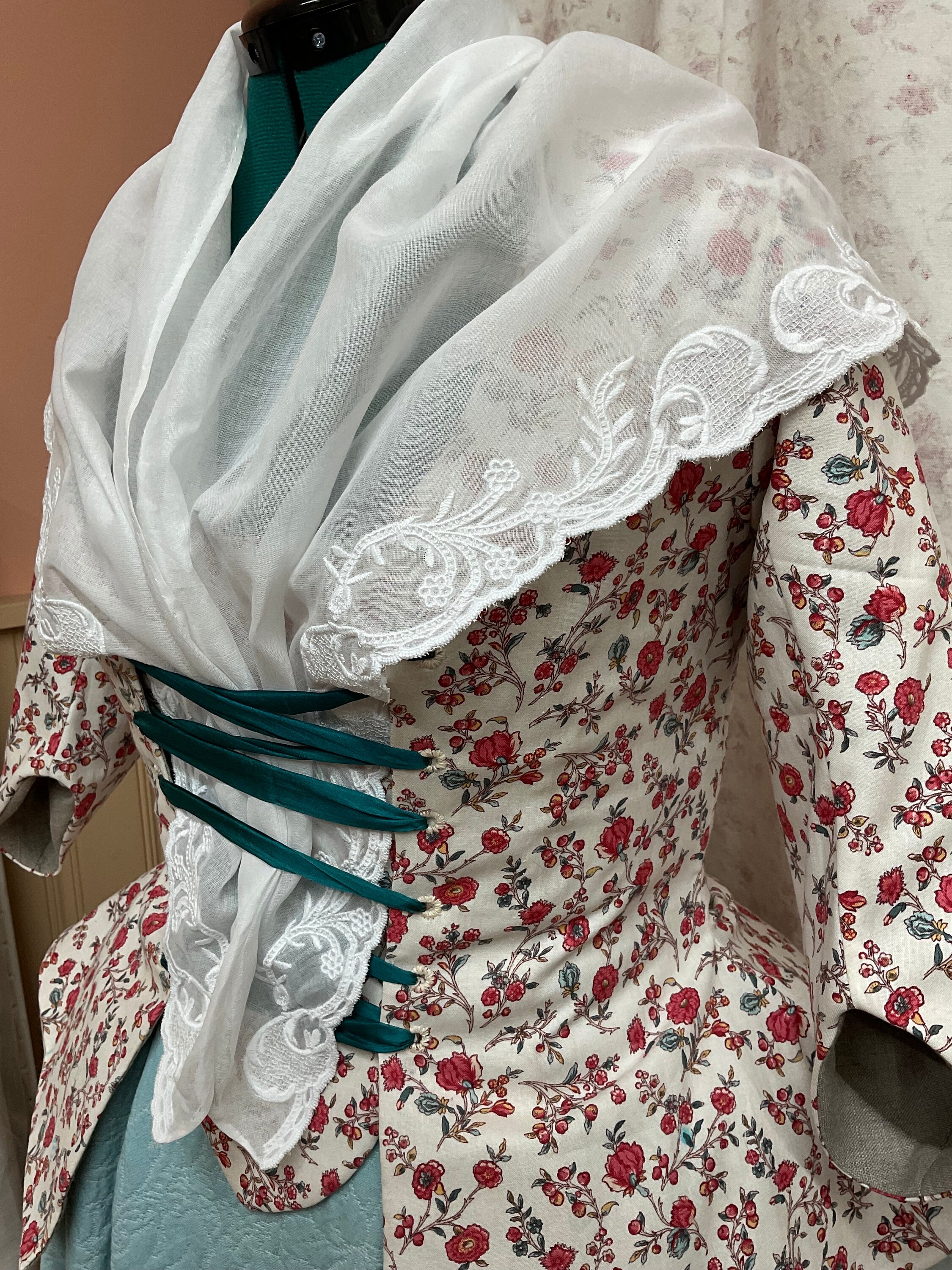 1760s 80s Embroidered Fichu / 18th Century Neckerchief CW - Etsy