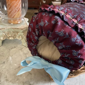 Hand Muff in Silk Taffeta - Hand Finished W/ Ribbon Roses / 18th C ...