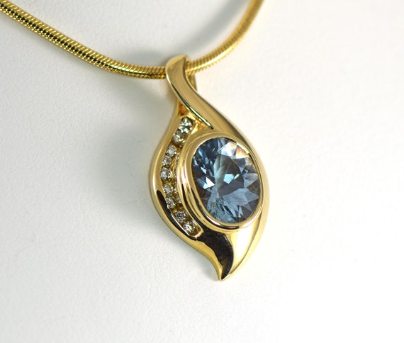 Aquamarine pendant etsy store