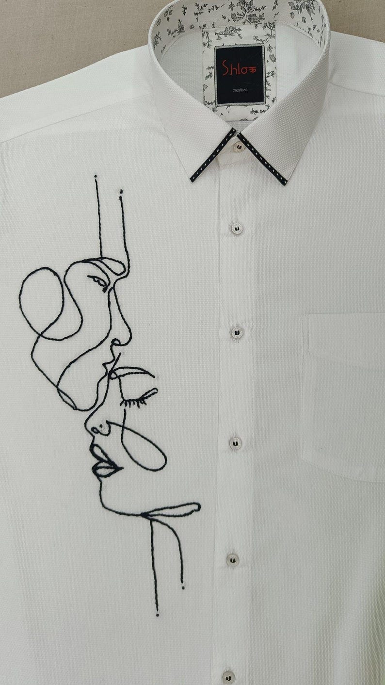 This Cartoon-style Embroidered Patch Features a Playful Cat-and-mouse ...