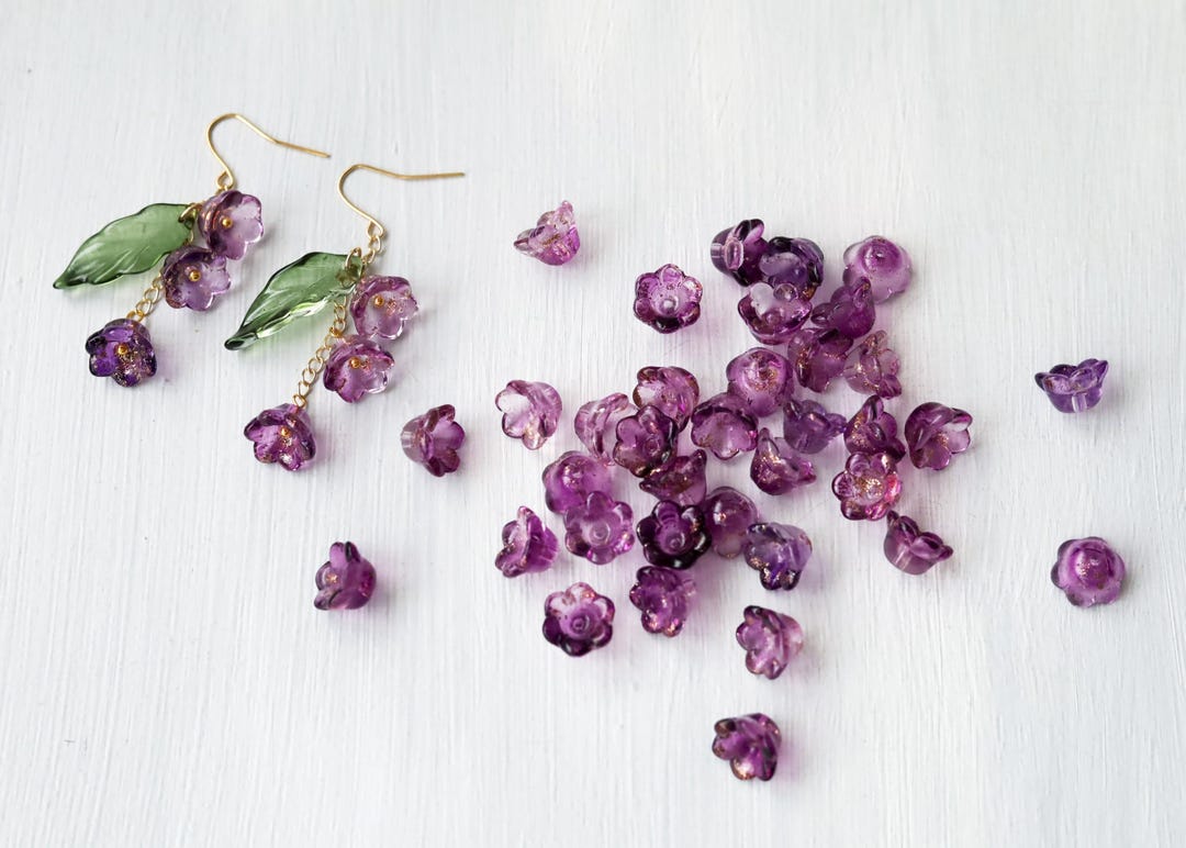 20 Purple Bell Flower Bead. Violet Purple Gold Glitter Lily of the ...