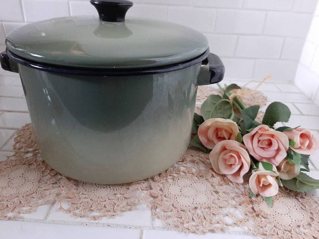 Vintage Olive Green Cook Pan With Cover Vintage Green Enamel Dutch Oven ...